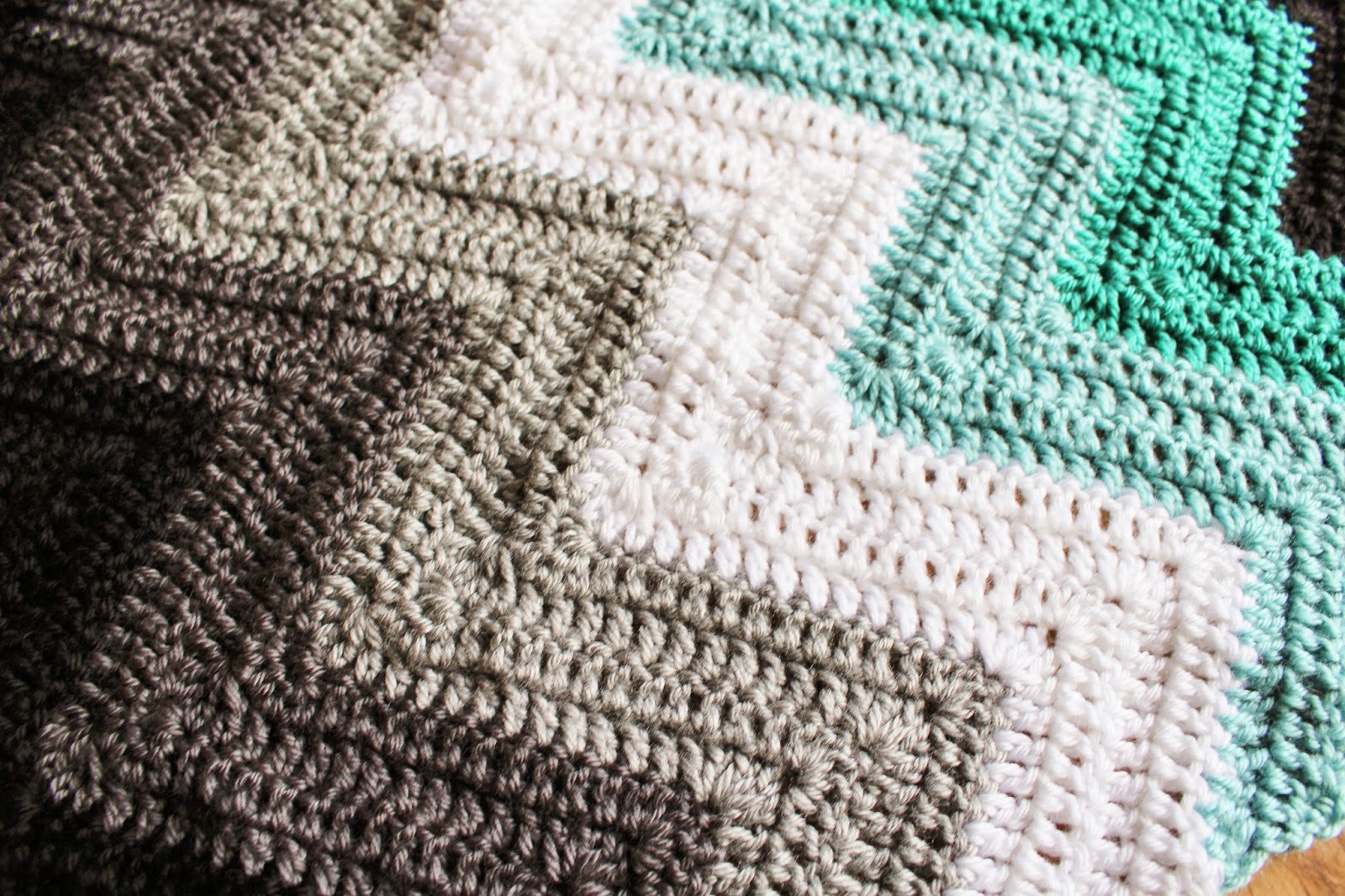 Lively Crochet - Rhythmic Youth: Chevron Tutorial