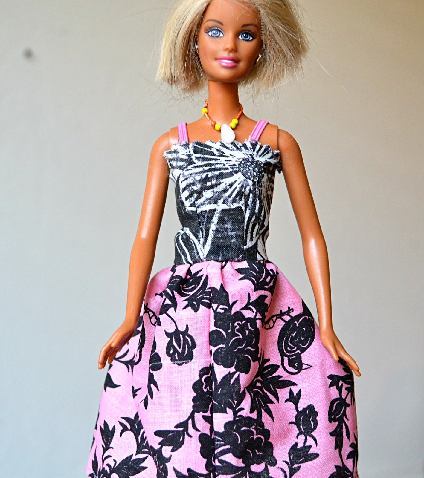 Bellapia Designs: Barbie Dresses....LOVE this