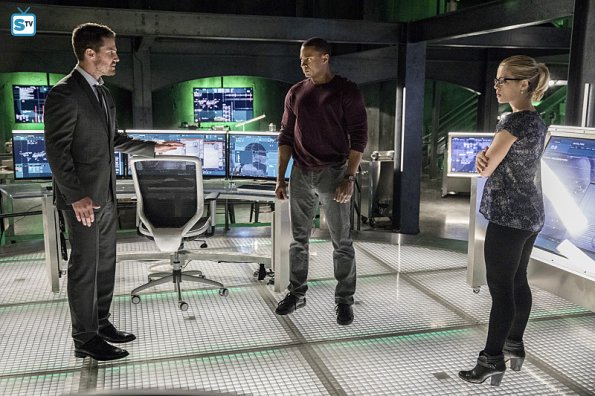 ARROW - Oggi, il finale di metà stagione: GRANDE COLPO DI SCENA in ... ARROW - Oggi, il finale di metà stagione: GRANDE COLPO DI SCENA in ...