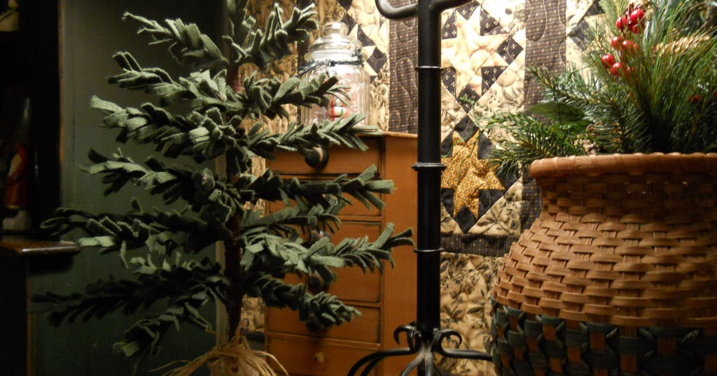 QUILTED CROW: WOOLY PINE TREE