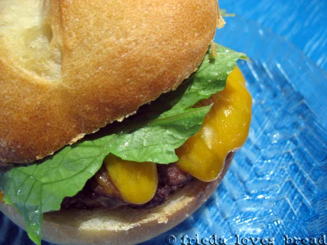 Frieda Loves Bread: French Bread Hamburger Buns!
