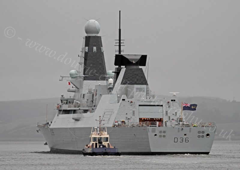 Dougie Coull Photography: (HMS) Defender - Heading to Sea