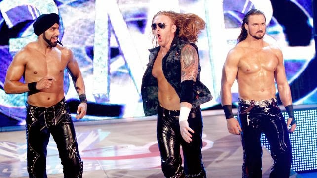 WWE In live!!!!: THE USOS vs "3 MAN BAND"