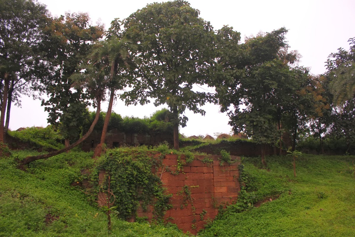 Journeys across Karnataka: Belgavi Kote ~ Belgaum Fort