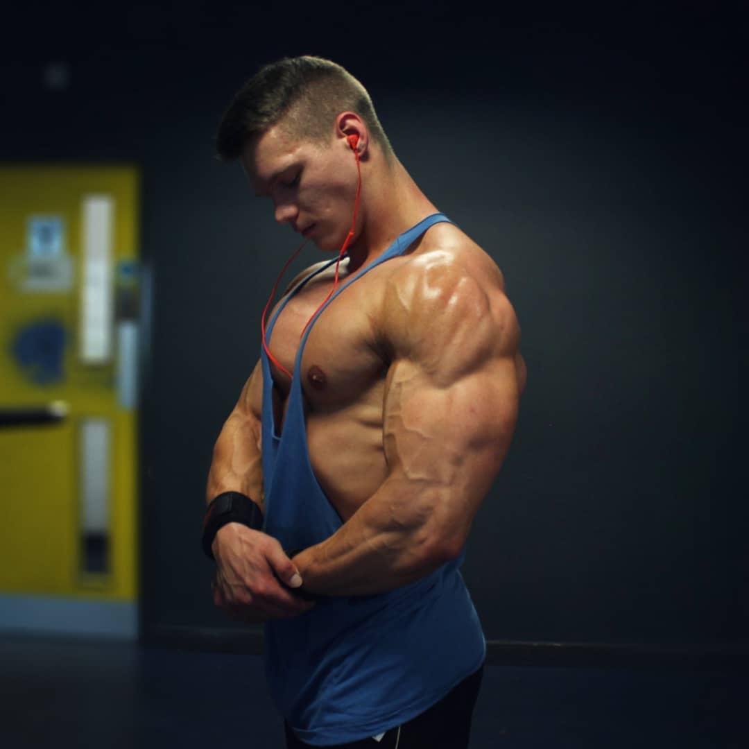 the beauty of male muscle: Adrian