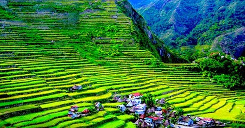 Top 5 Must-Visit Tourist Spots on Luzon Island, Philippines