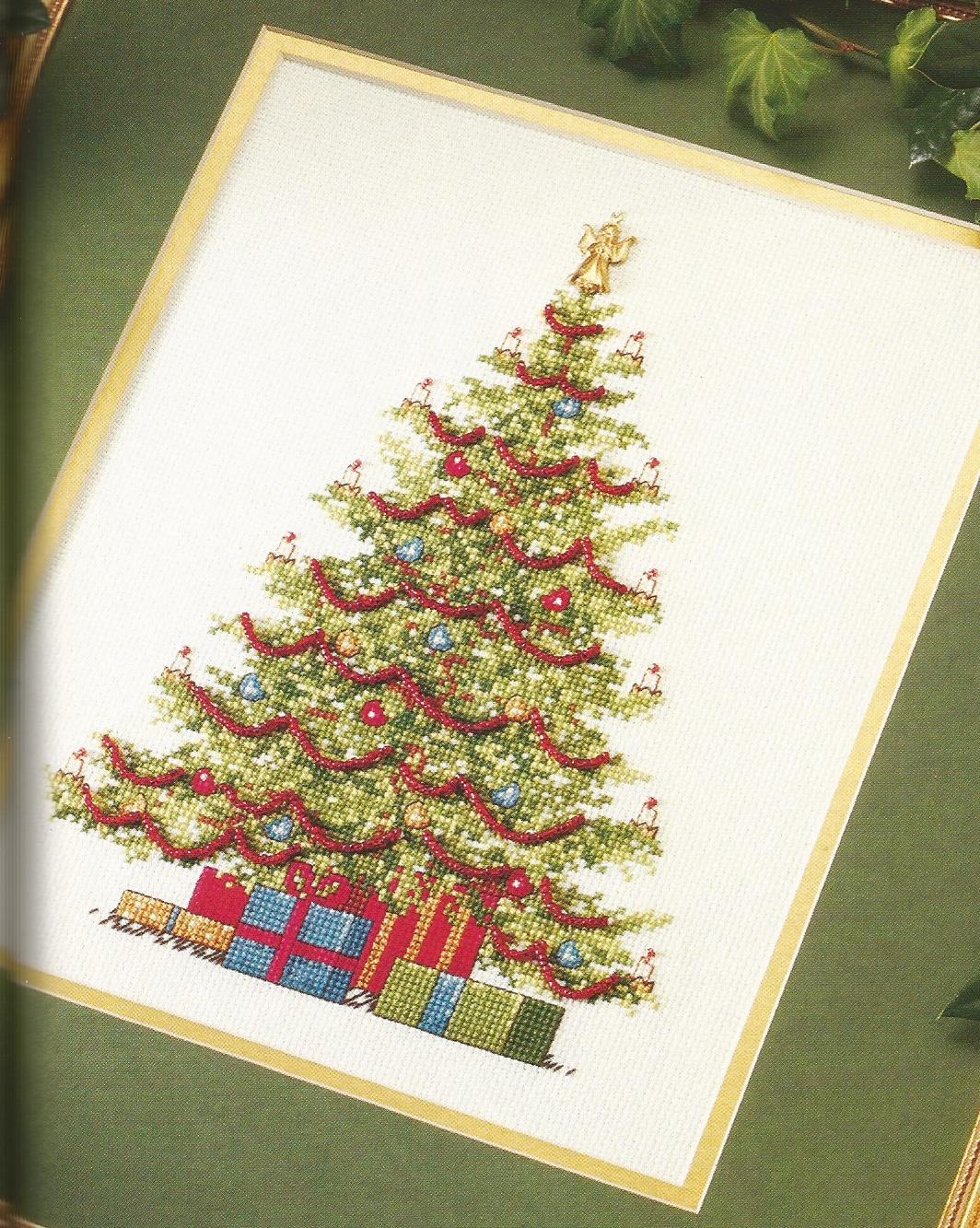 Cross Stitch Favorites: Festive Tree - Christmas Tree