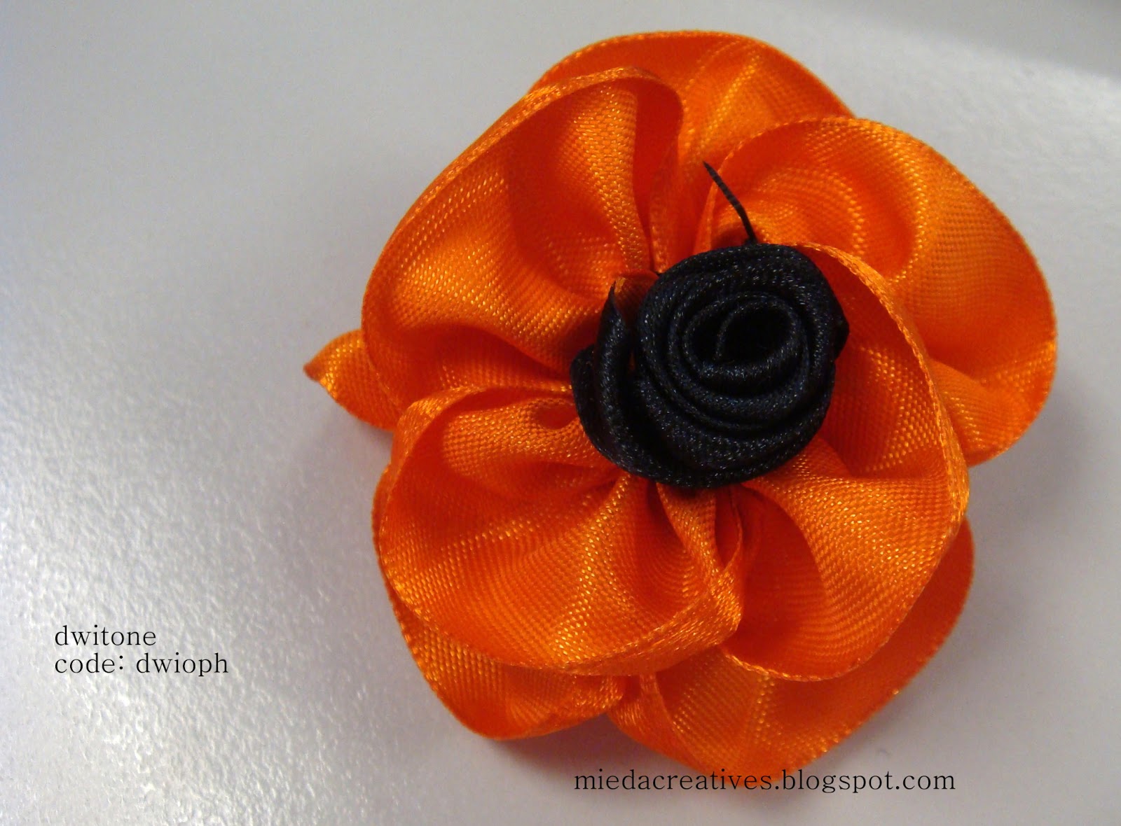 Mied@ Creatives: dwi tone brooch