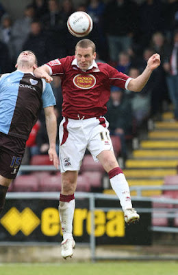 SOCCER SKILLS AND TRAINING: How to Make a Defensive Header in Soccer