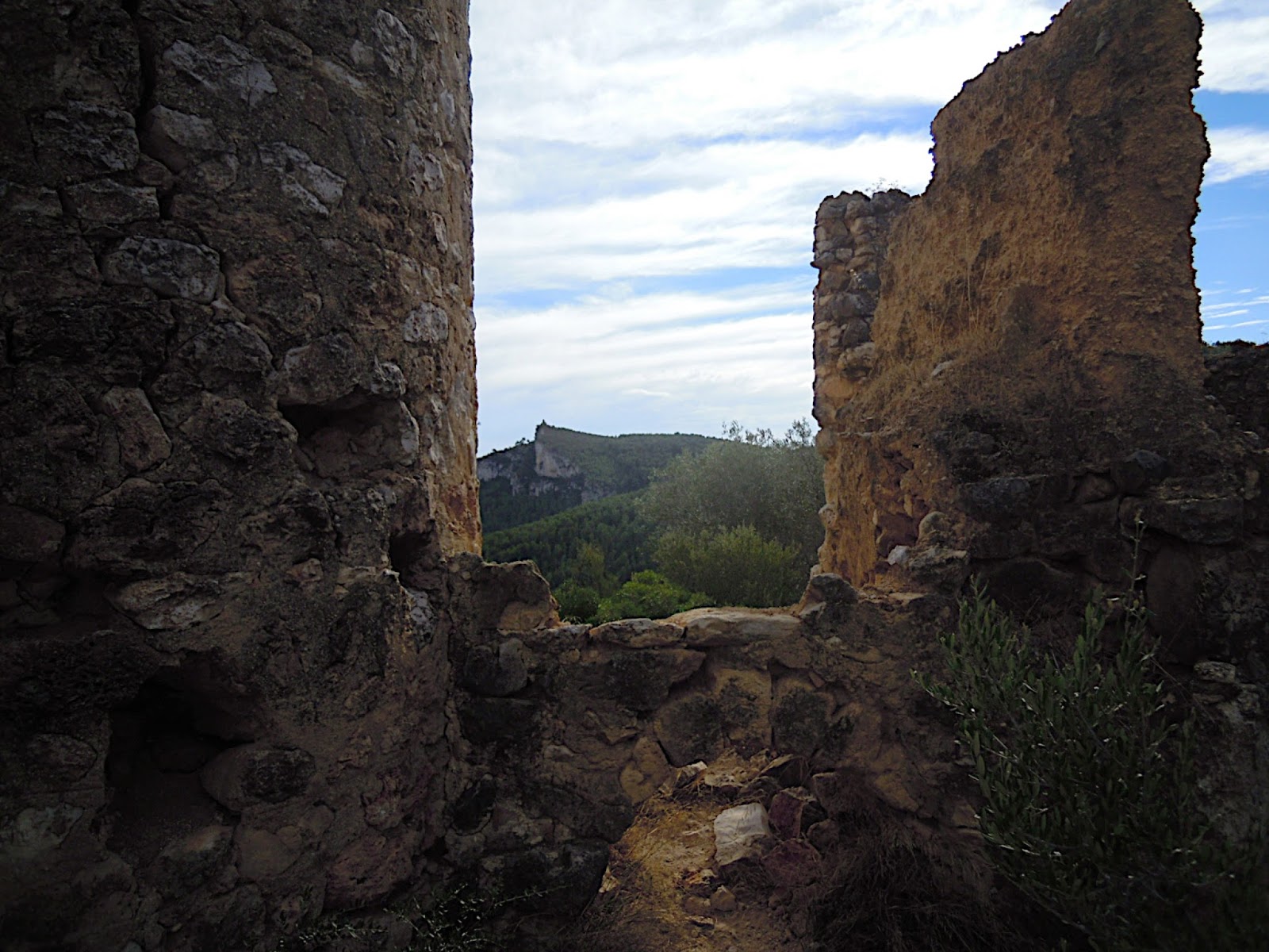 RAPSÒDIA: Per les "fortaleses" de Castellví de la Marca (1): Can Pascol