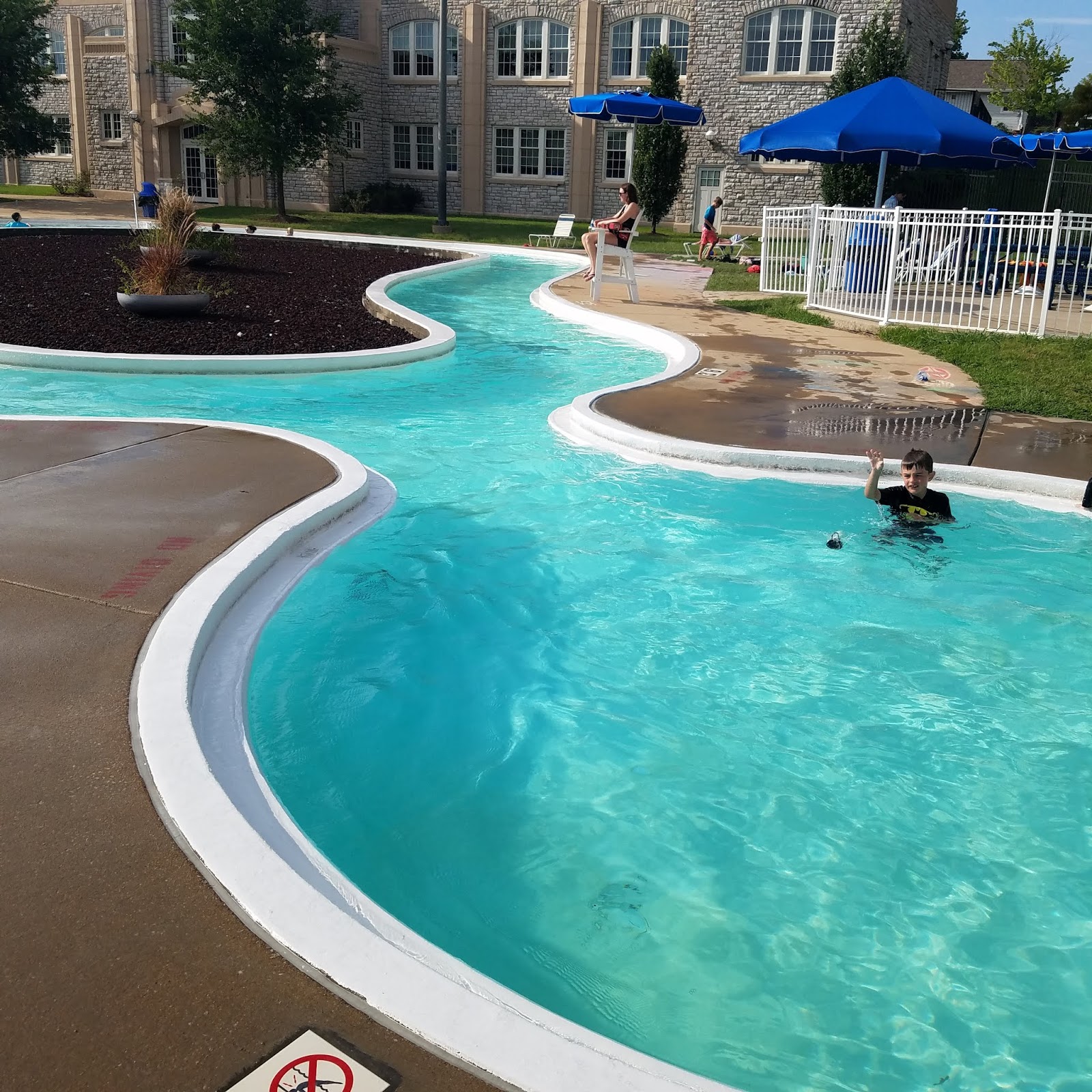 Play St. Louis: Maplewood Family Aquatic Center, Maplewood