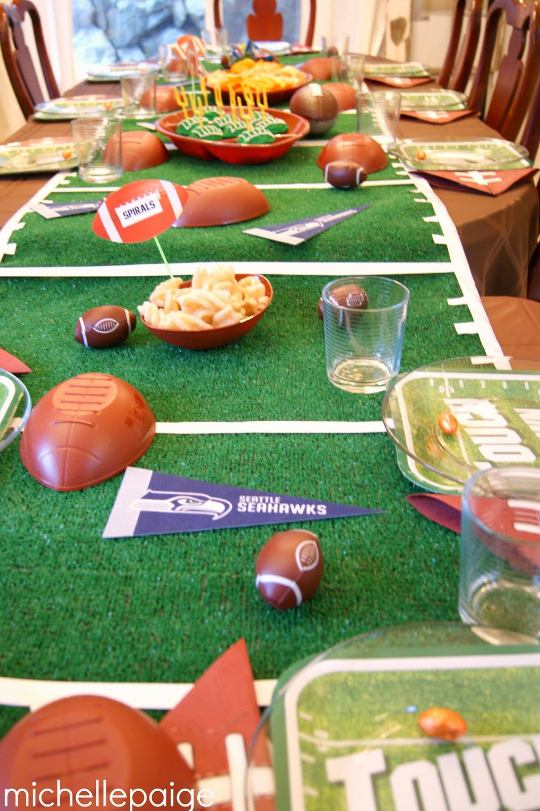 michelle paige blogs: 'Throw' a Punny Football Party!