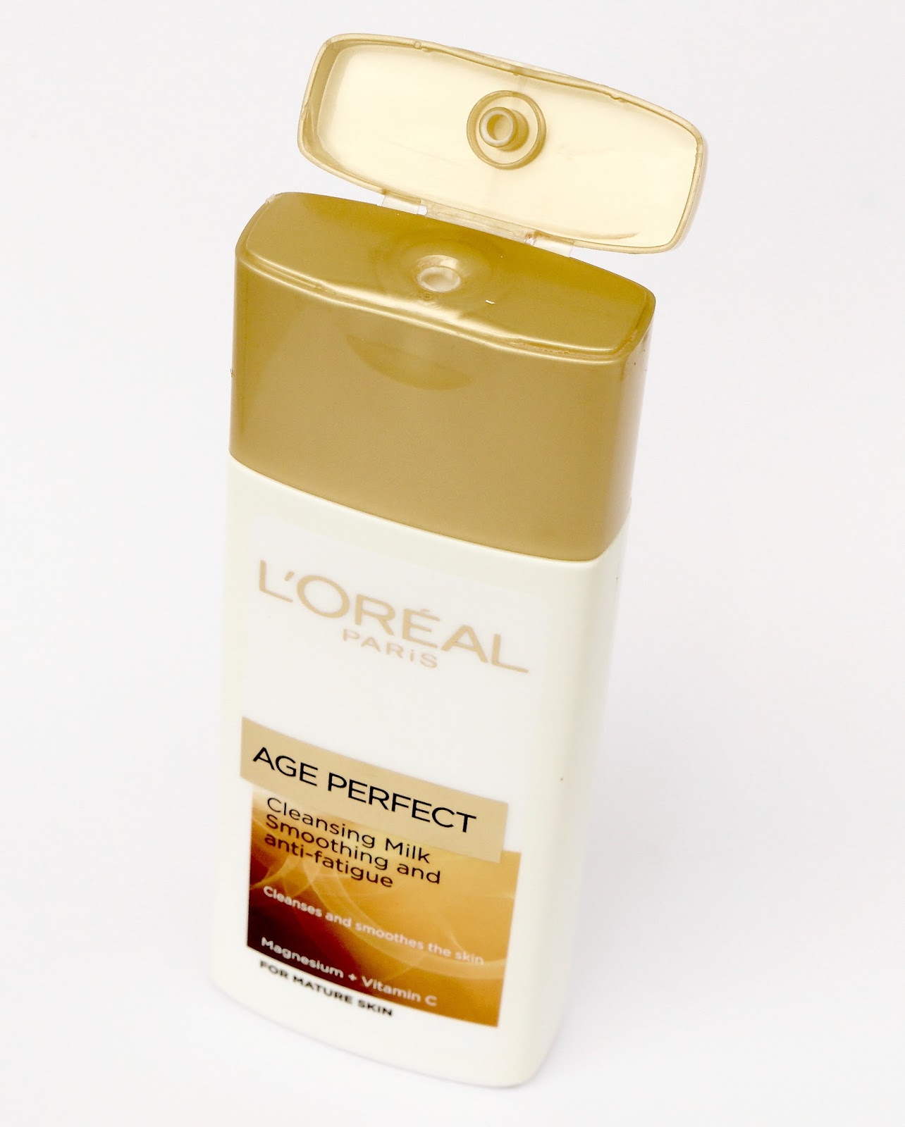 Beauty Shout Box: L'OREAL AGE PERFECT CLEANSING MILK {REVIEW}