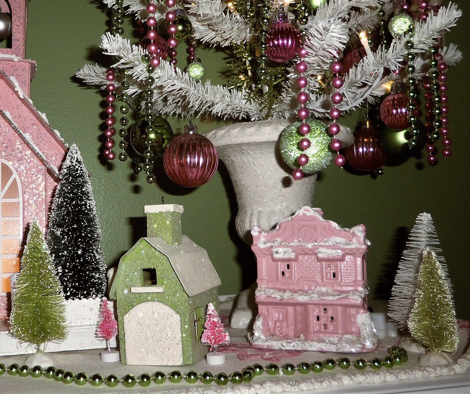 A DEBBIE-DABBLE CHRISTMAS: Christmas in the Craft Room, Christmas Home ...
