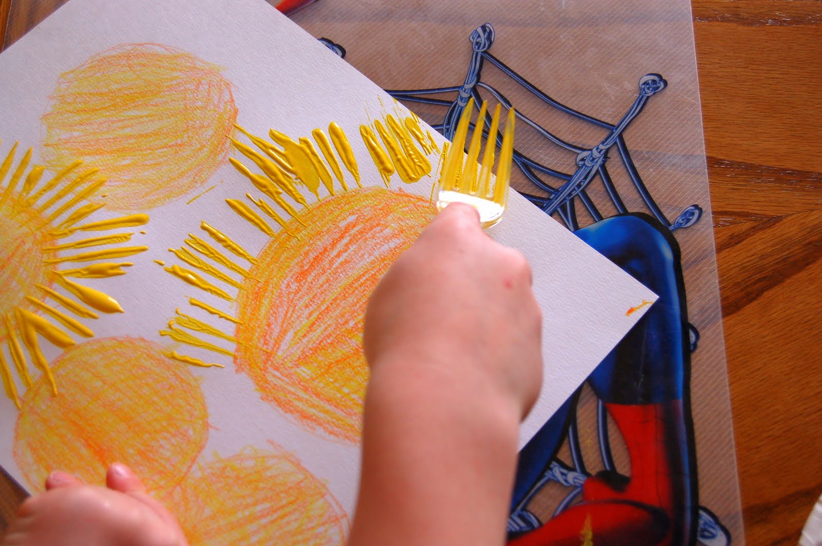 Star Burst Craft using Fork Painting ~ She's Crafty
