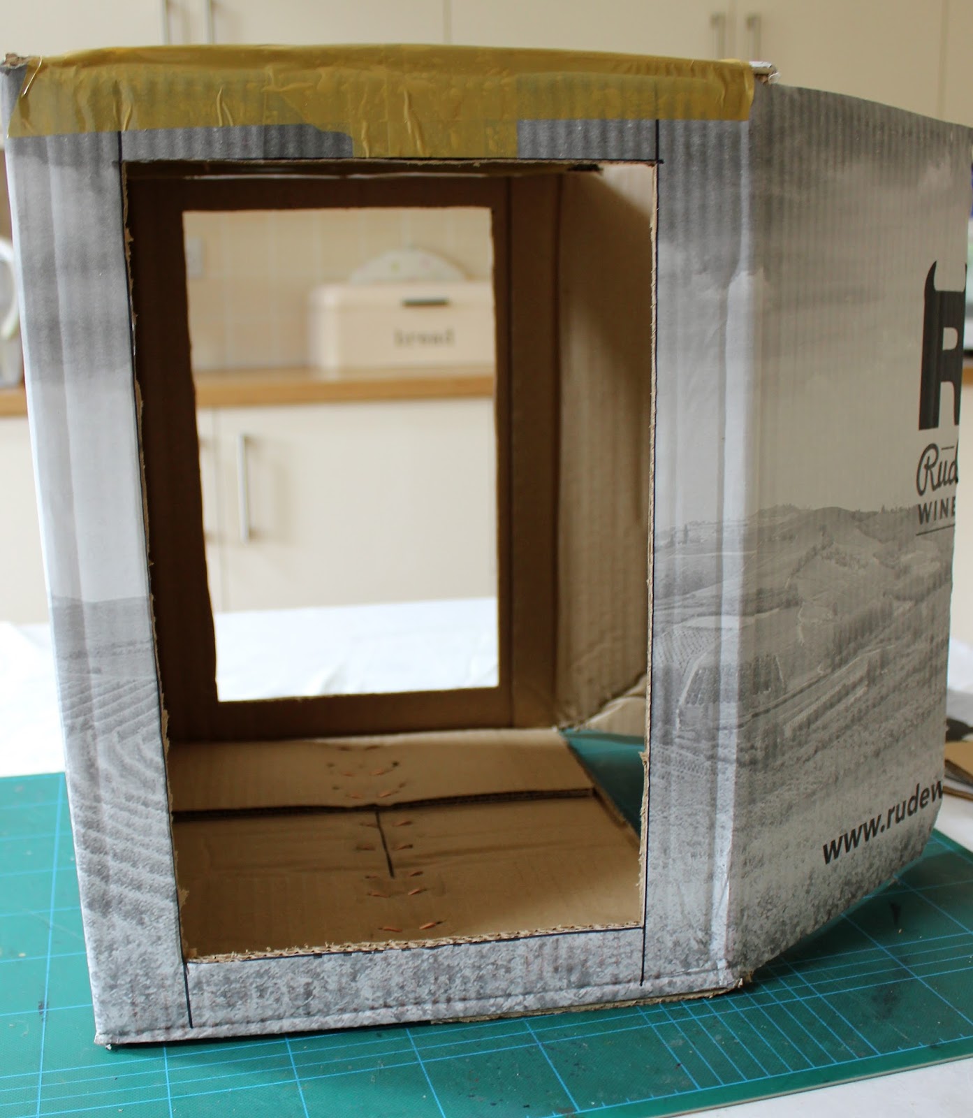 Corrine's Paper Crafts: Peek Of The Week - How To Make A Lightbox