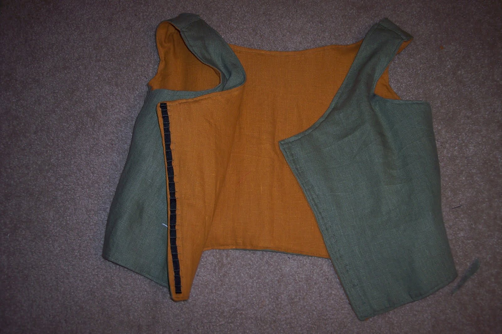 Time Traveling with Needles: 1580s Italian Working Class dress