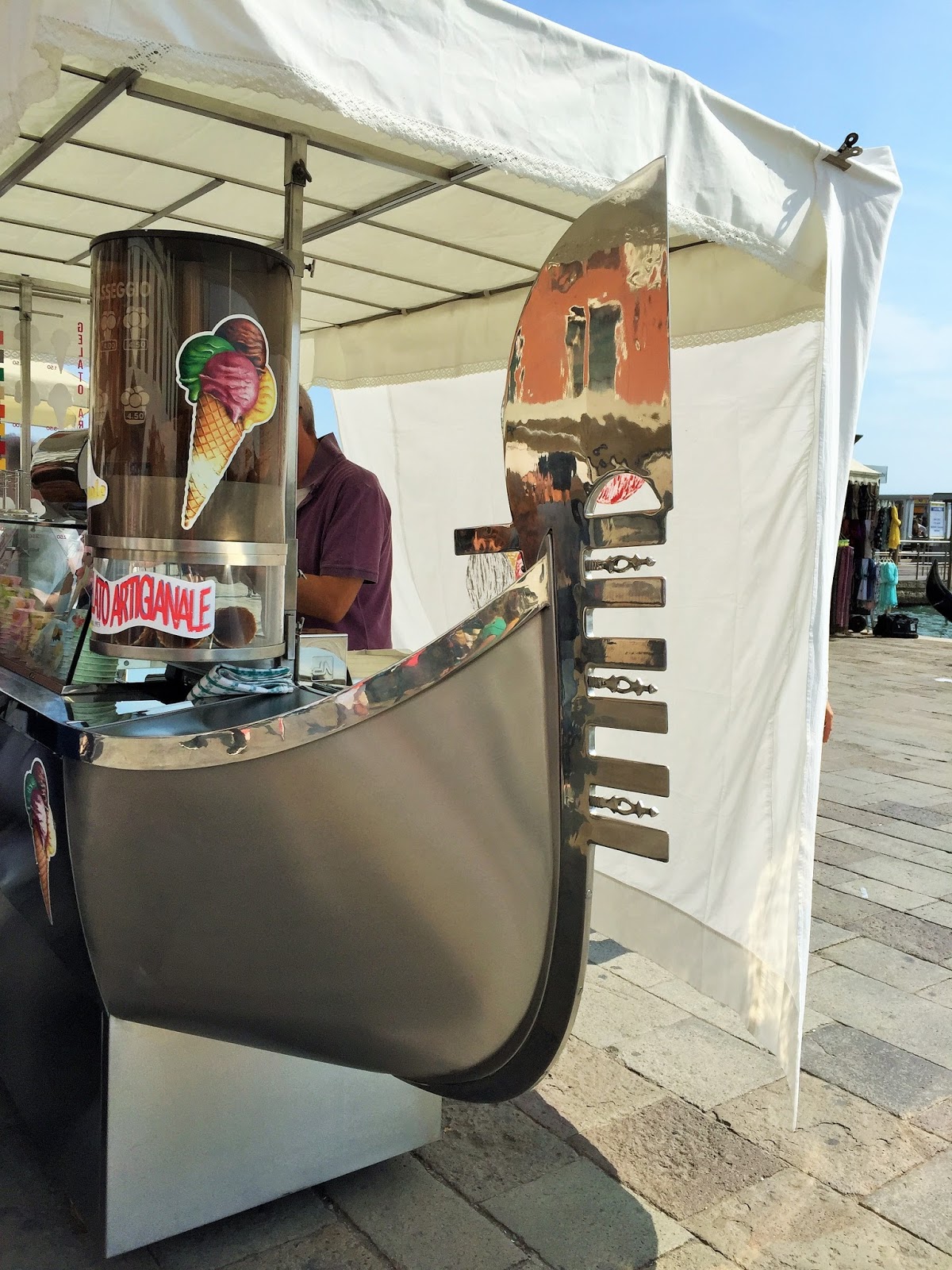 The Gondola Blog: The Best Looking Gelato Stand in Venezia