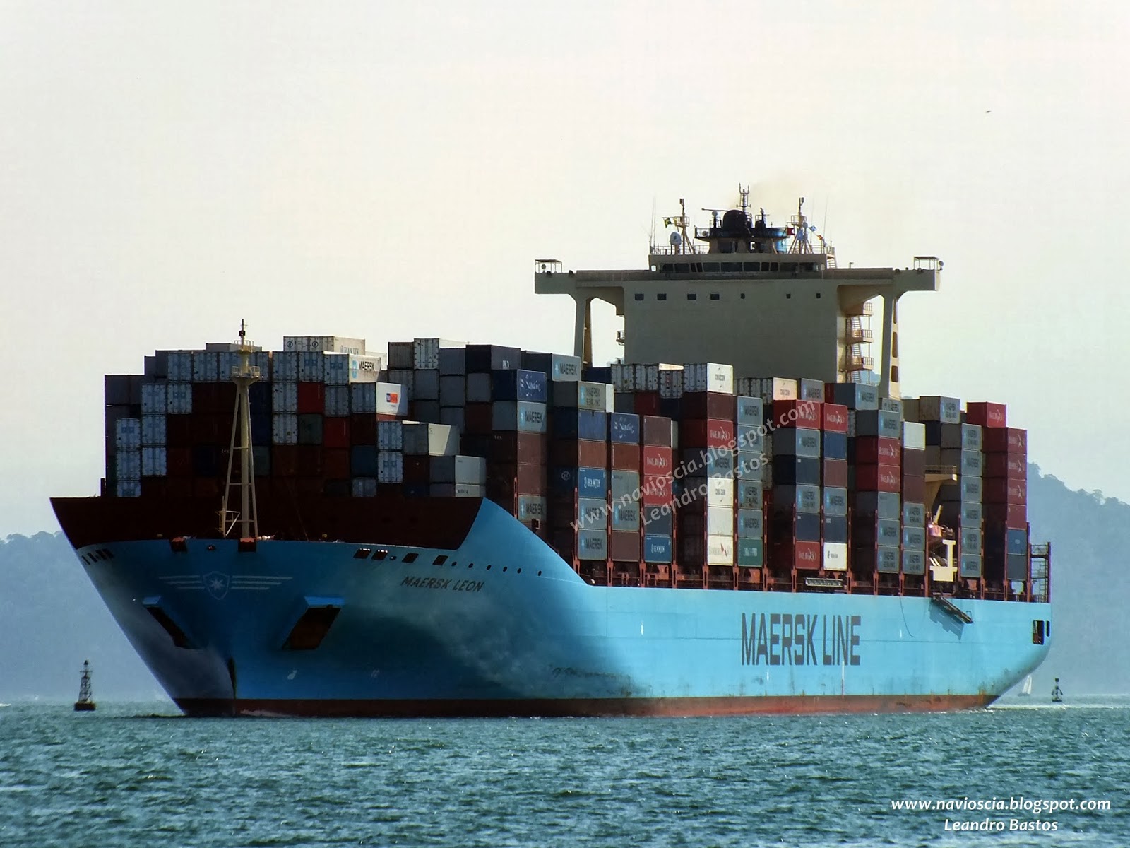 Navios de Santos & CIA: Navio MAERSK LEON