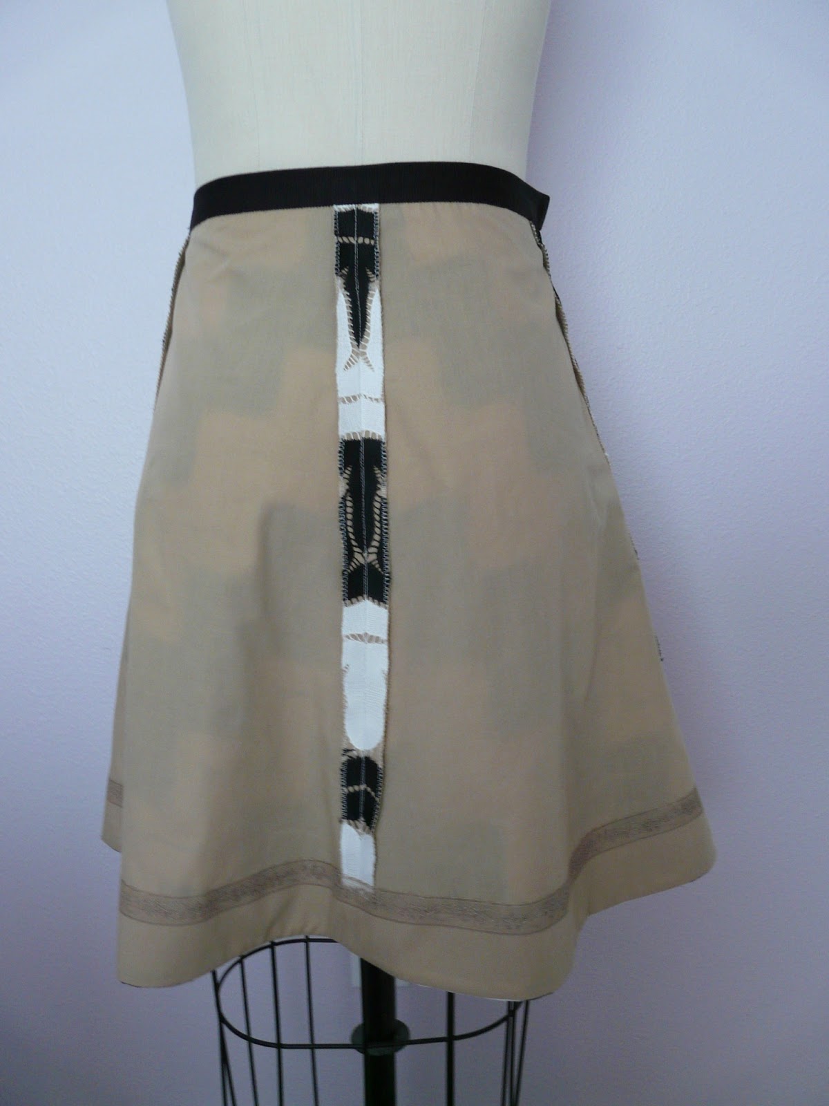 Amanda's Adventures in Sewing: Simplicity 2314 - Black & white bias ...