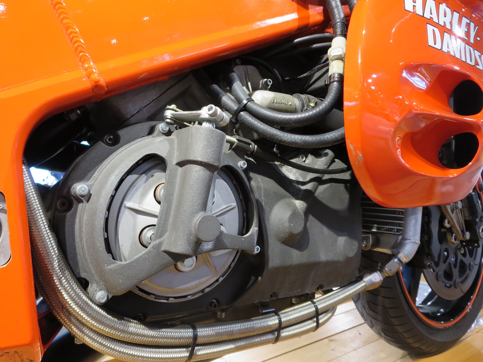 OddBike: Harley-Davidson VR1000 - God's Own Voice