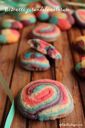 fusillialtegamino: Biscotti colorati per Carnevale