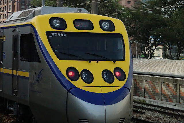 Blair's 鐵道攝影: EMU886電聯車 / TRA EMU886 Electric Multiple Unit