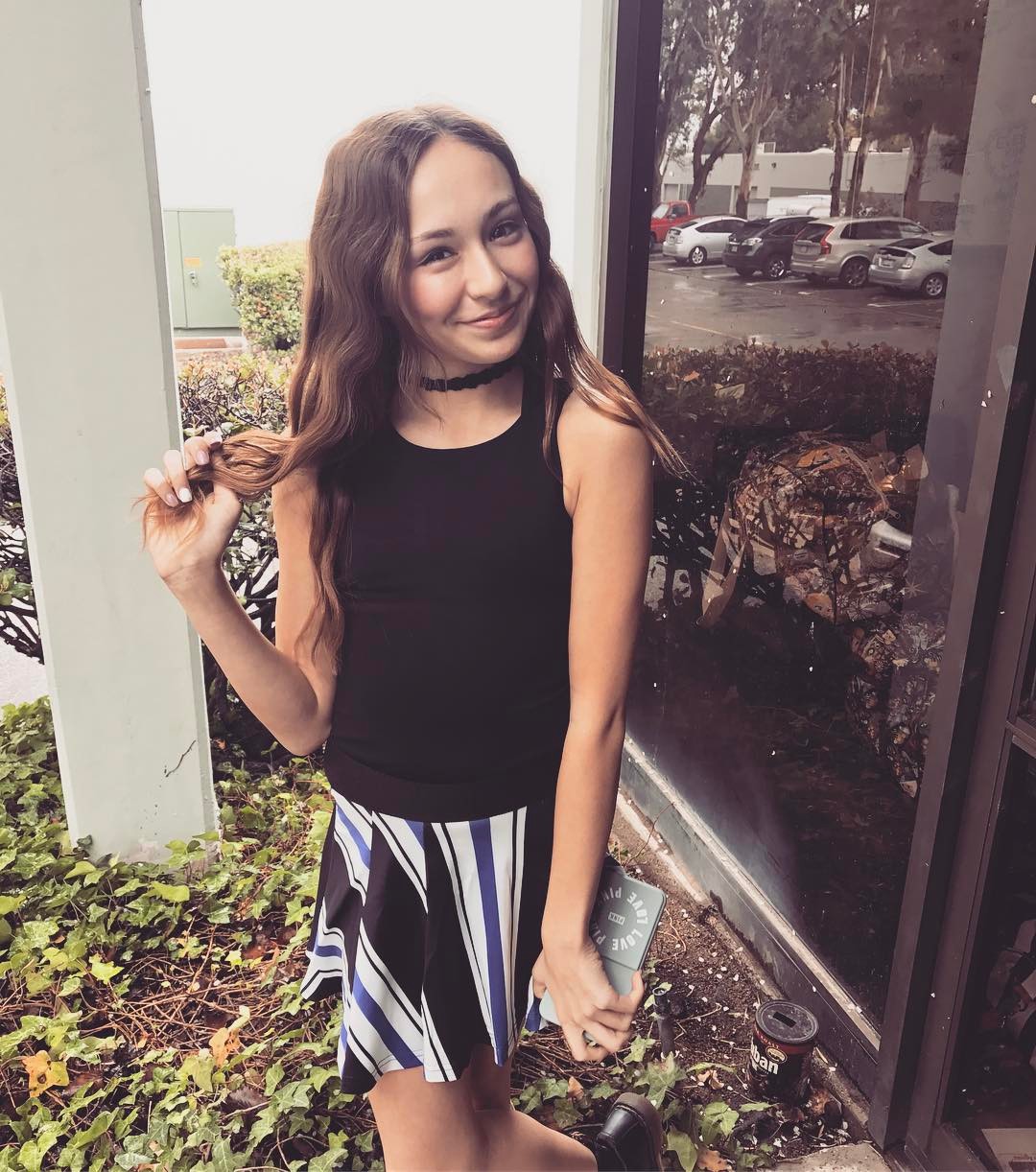 Starlet Arcade: Bailey Gomez