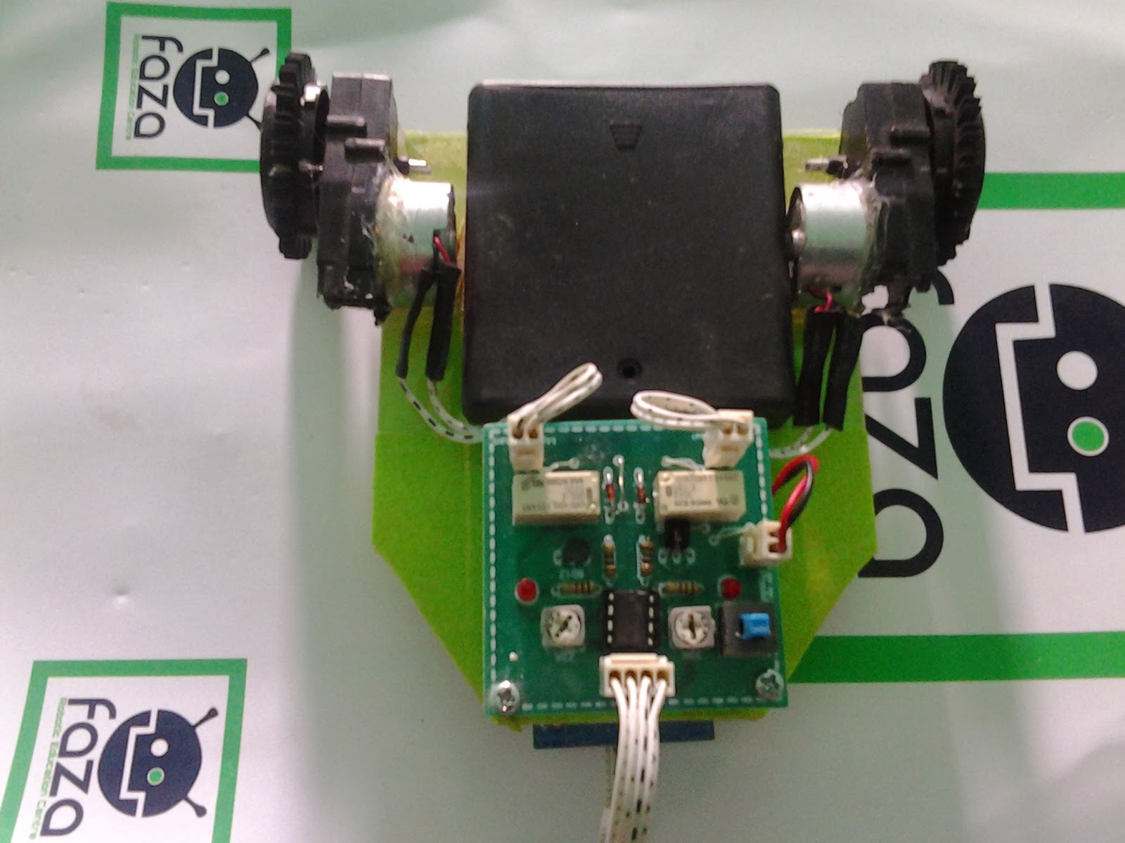 ROBOT LINE FOLLOWER 4 SENSOR ~ Robot Cerdas
