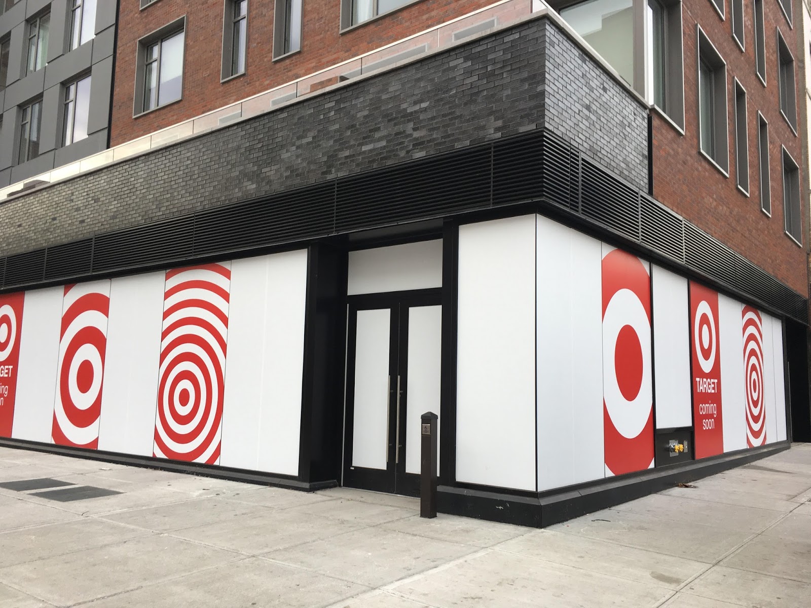 EV Grieve: The for-real Target signage has arrived at EVGB