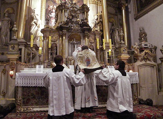 Tradición Hispania: Conociendo el Misal