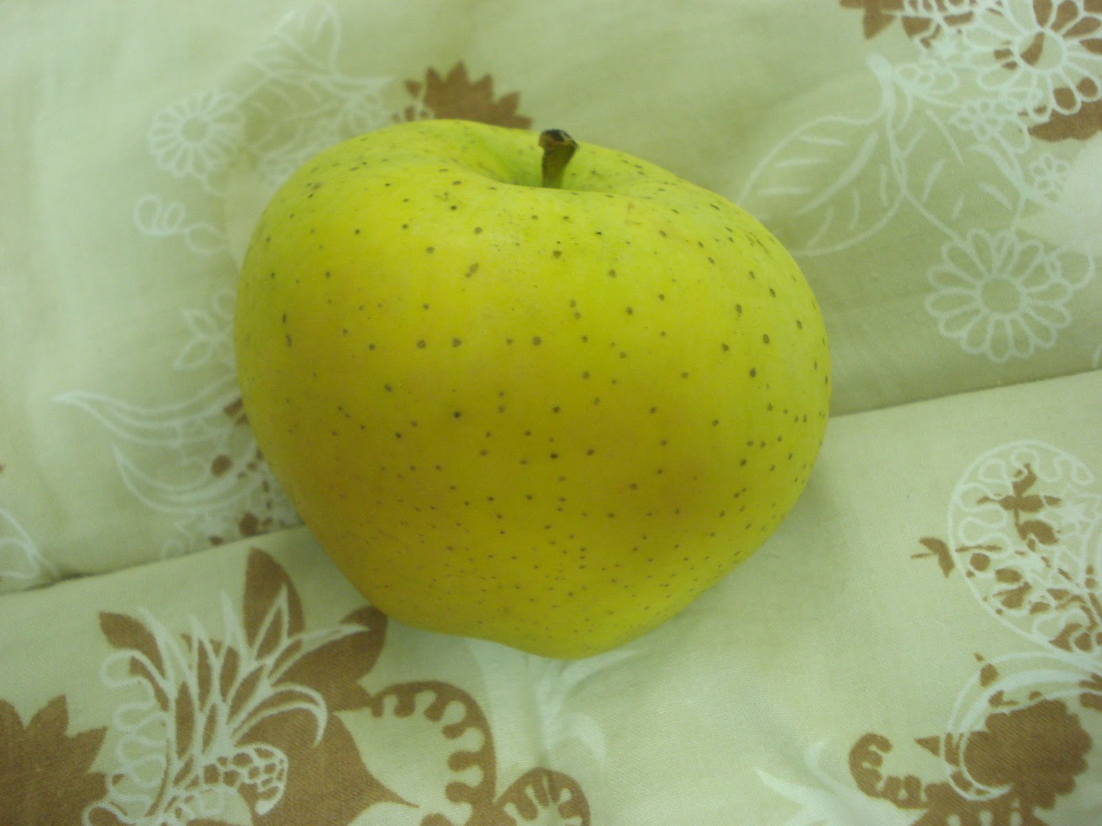 MAMAY P's Pinoy Halu-Halo: Big Green Apple from Pakistan