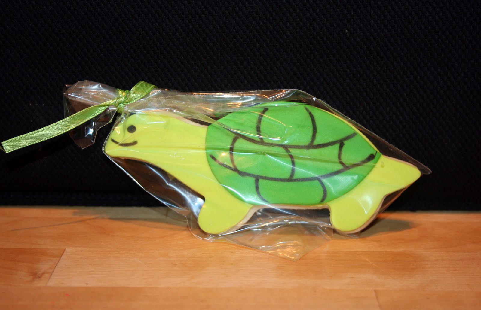 Frosted Garden: Flower Cake Pops, TCU graduation cakes, Holy Communion ...