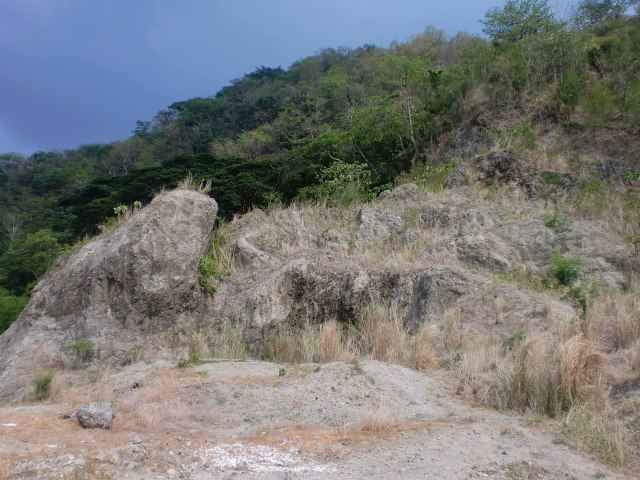 Beat the SUMMER!: Exploring Layag-Layag Island