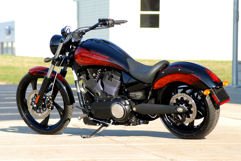 Racing Cafè: Victory Vegas 8-Ball 2009 by Rev Dynamics