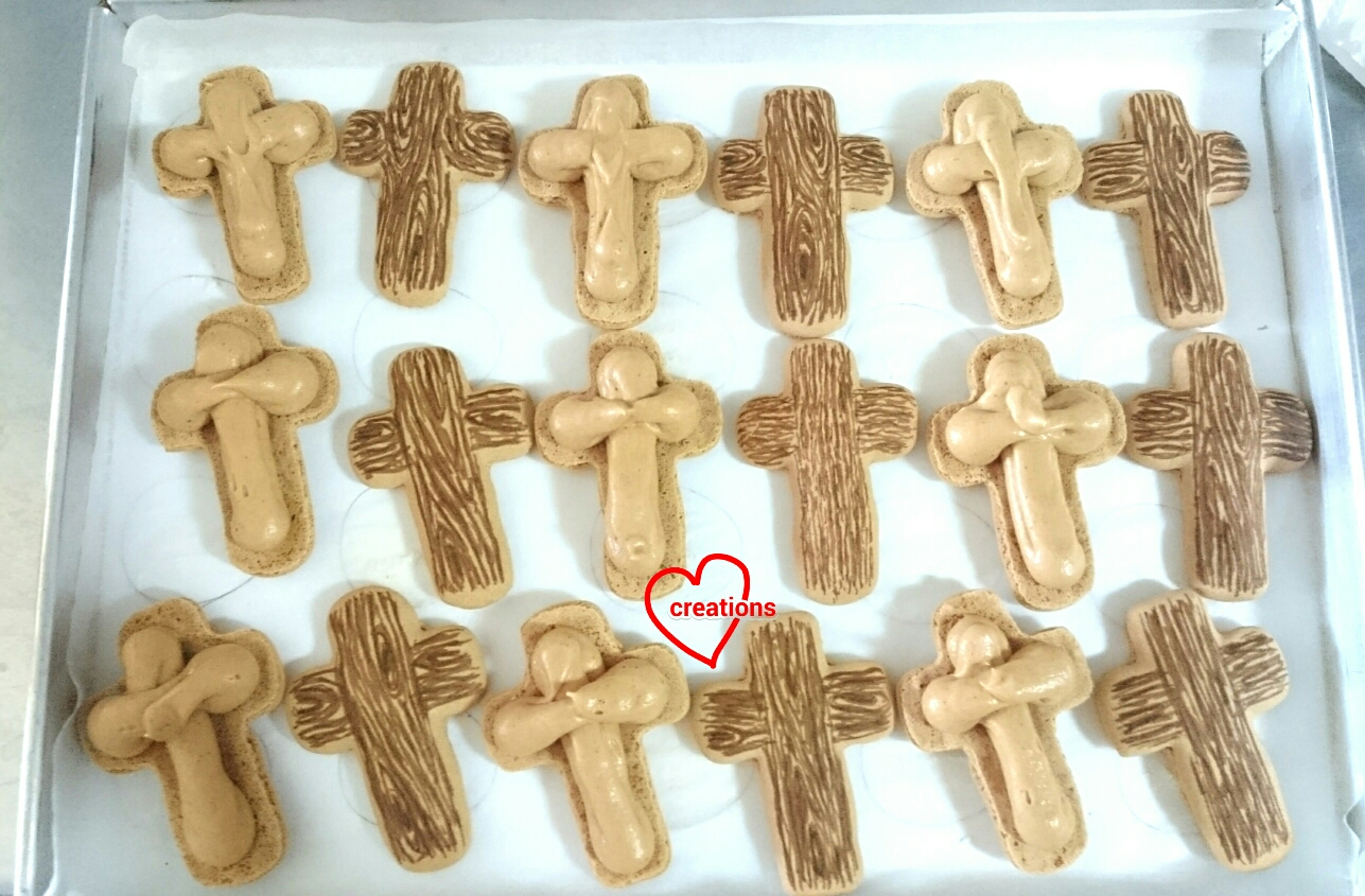 Loving Creations for You: Christian Themed Easter Macarons