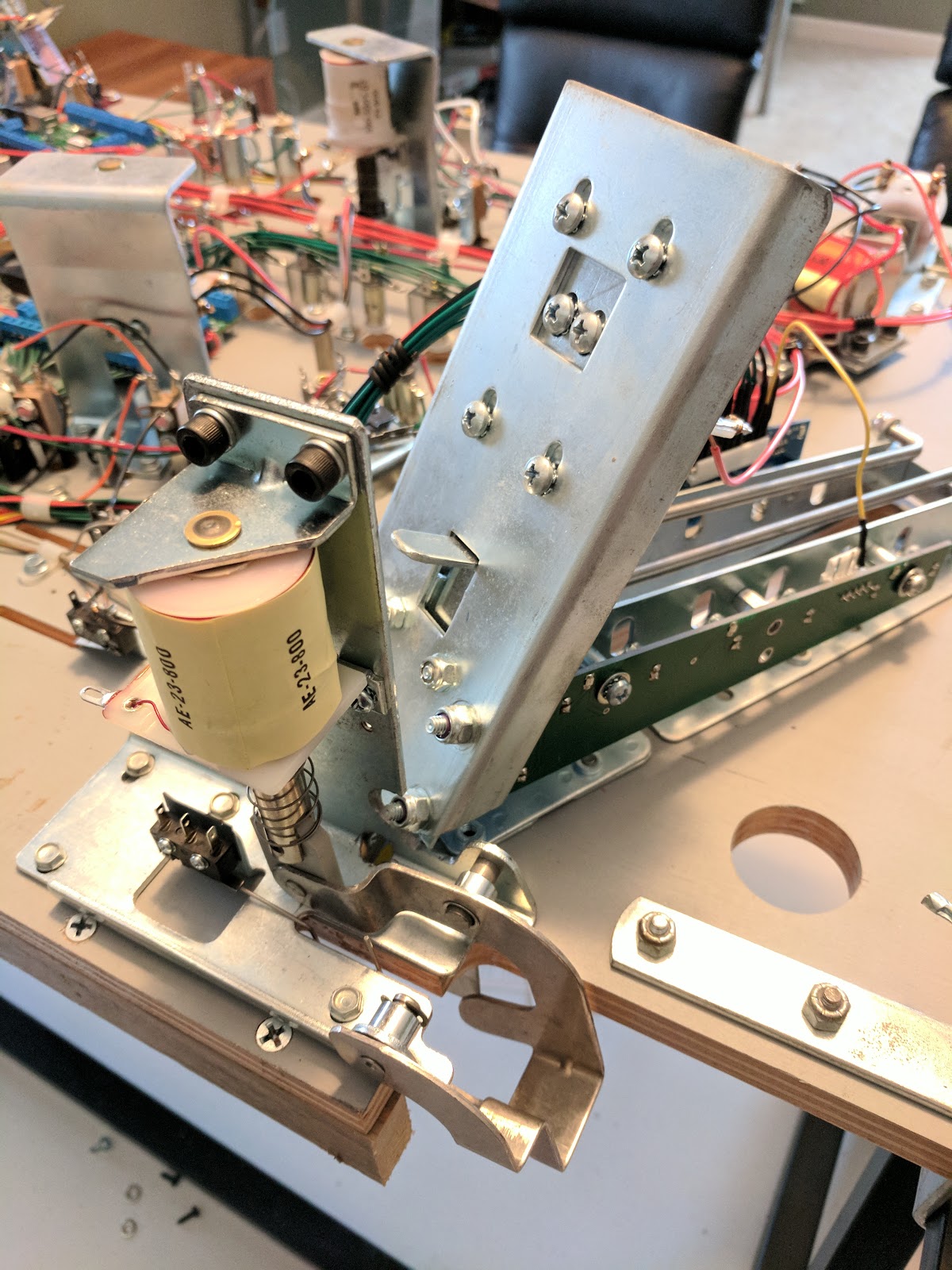 Pinball Chameleon's Guide to DIY Pinball Machine Construction: Modern ...