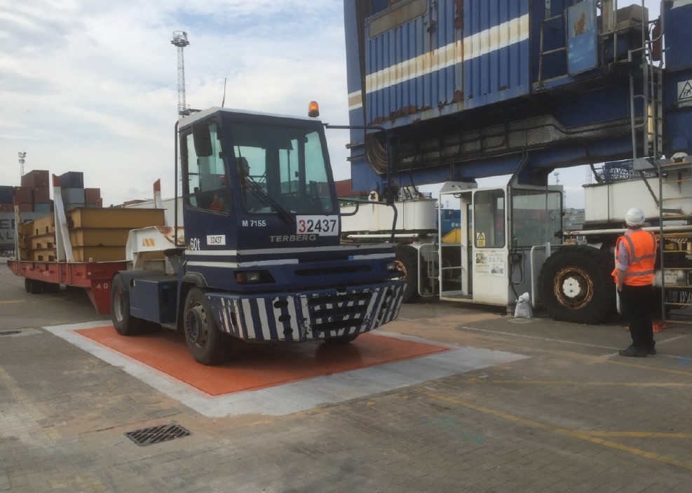 Tailor made heavy container weighing solution at Felixstowe