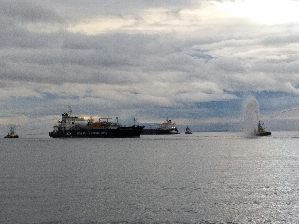 Oilholics Synonymous Report: On the Firth of Forth with an ethane tanker