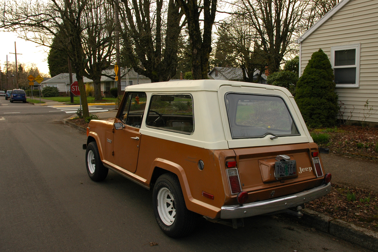OLD PARKED CARS.: 1972 Jeep Jeepster Commando.