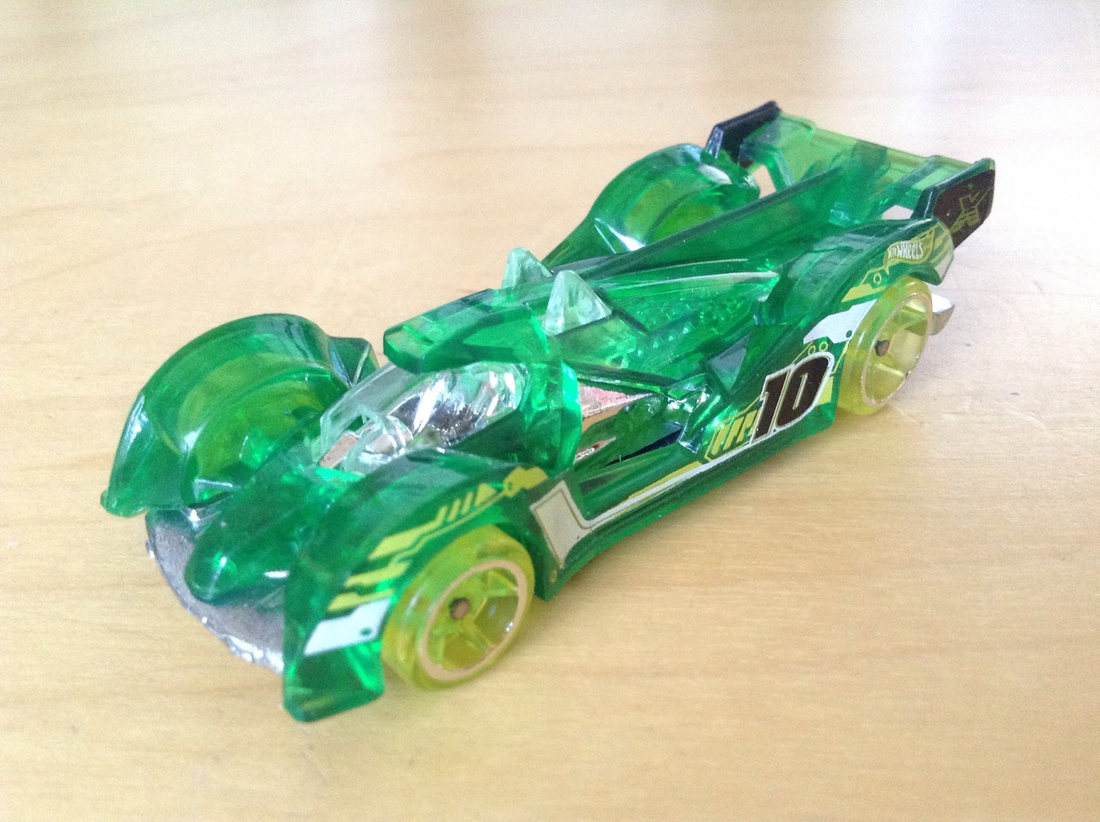 JULIAN'S HOT WHEELS BLOG: Hi-Tech Missile (2015 X-Raycers)
