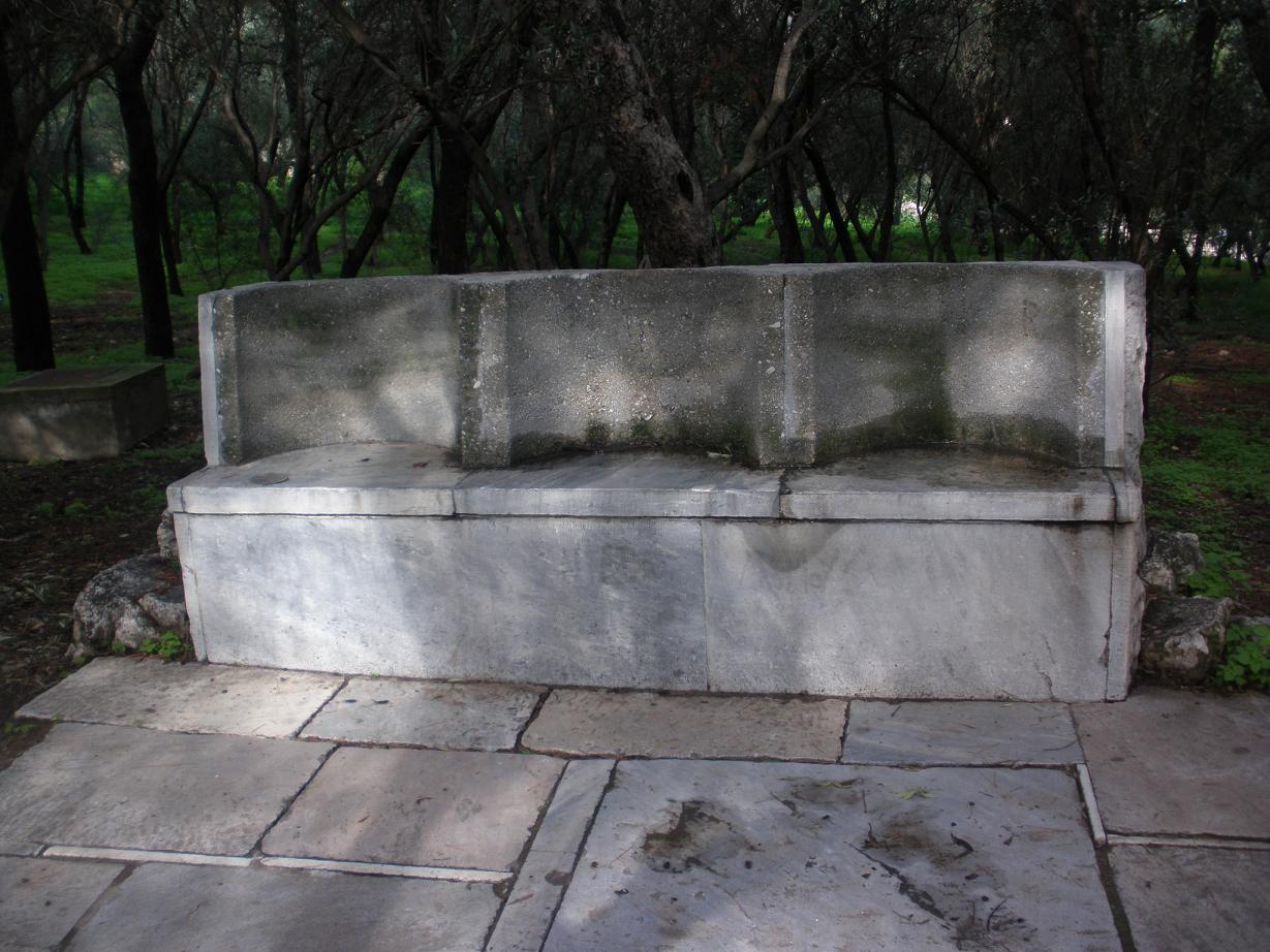 Ιδιωτική Οδός: ΣΤΑ ΛΙΘΟΣΤΡΩΤΑ ΤΟΥ ΠΙΚΙΩΝΗ