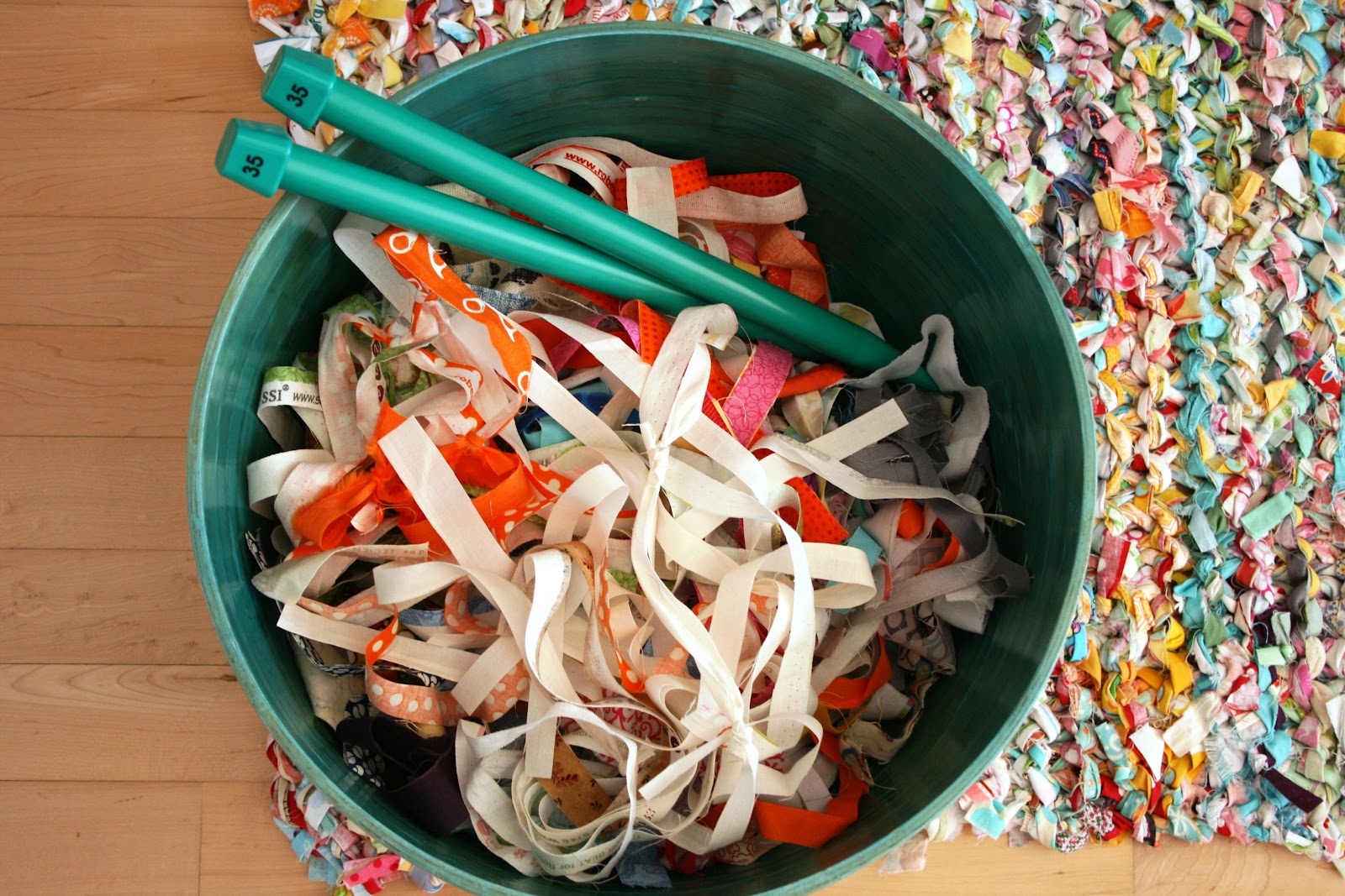 crazy mom quilts: crazy mom quilts: one way to knit a rag rug