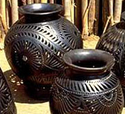 Sandi Art: El barro negro y su fama mundial.