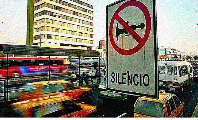 ¿Cuando podemos usar el claxon y cuando no? - Caracter Motor