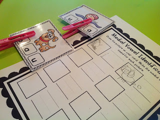 Teachable Moments: Clip It - Medial Vowel Sounds