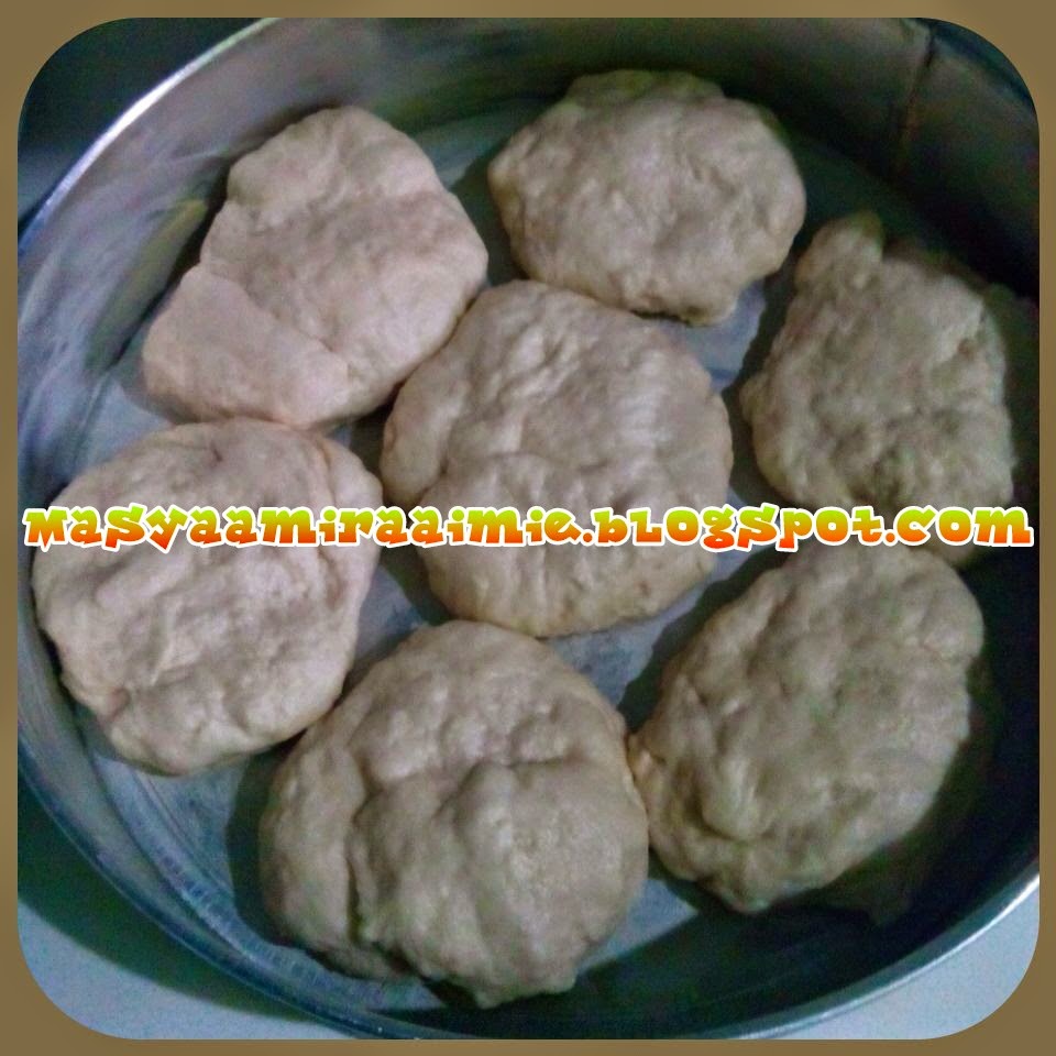 Pertama Kali Menguli Doh Roti | Dunia Masya