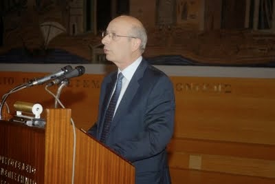 PANAYIOTIS TELEVANTOS: Η ΑΠΟΚΟΠΗ ΤΩΝ ΠΑΠΙΚΩΝ ΑΠΟ ΤΗ ΜΙΑ ΑΓΙΑ ΕΚΚΛΗΣΙΑ ...