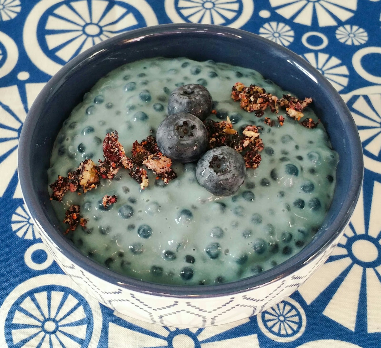 salty elephant: Butterfly Pea Flower Tapioca Pudding