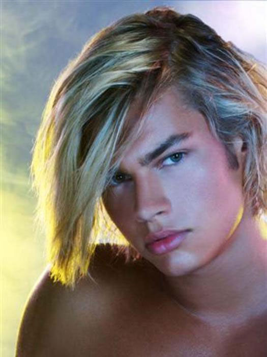 L'Homme du Jour: ALEXANDER KJELLEVIK